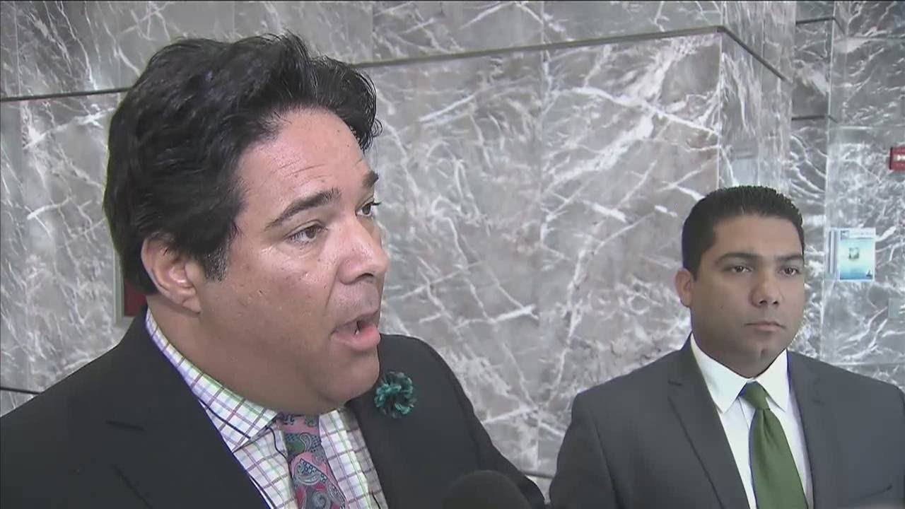 Dozens support BSO Deputy Peter Peraza at court hearing - YouTube