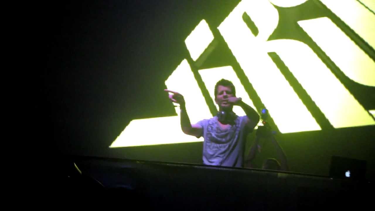 Josh Gallahan @ Kiss FM Birthday 9, IEC, KIEV (08.10.2011) - YouTube