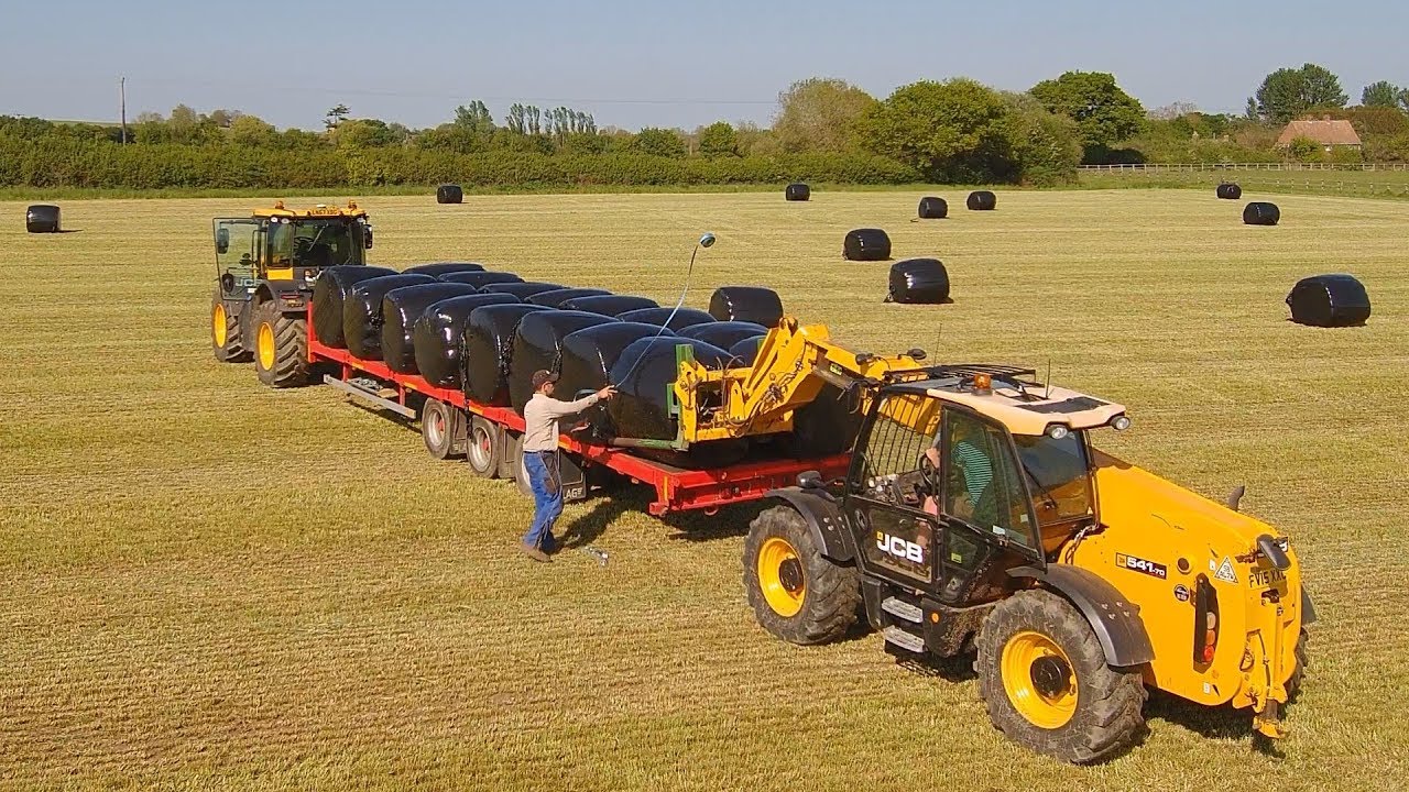 JCB and FENDT CARTING SILAGE - YouTube