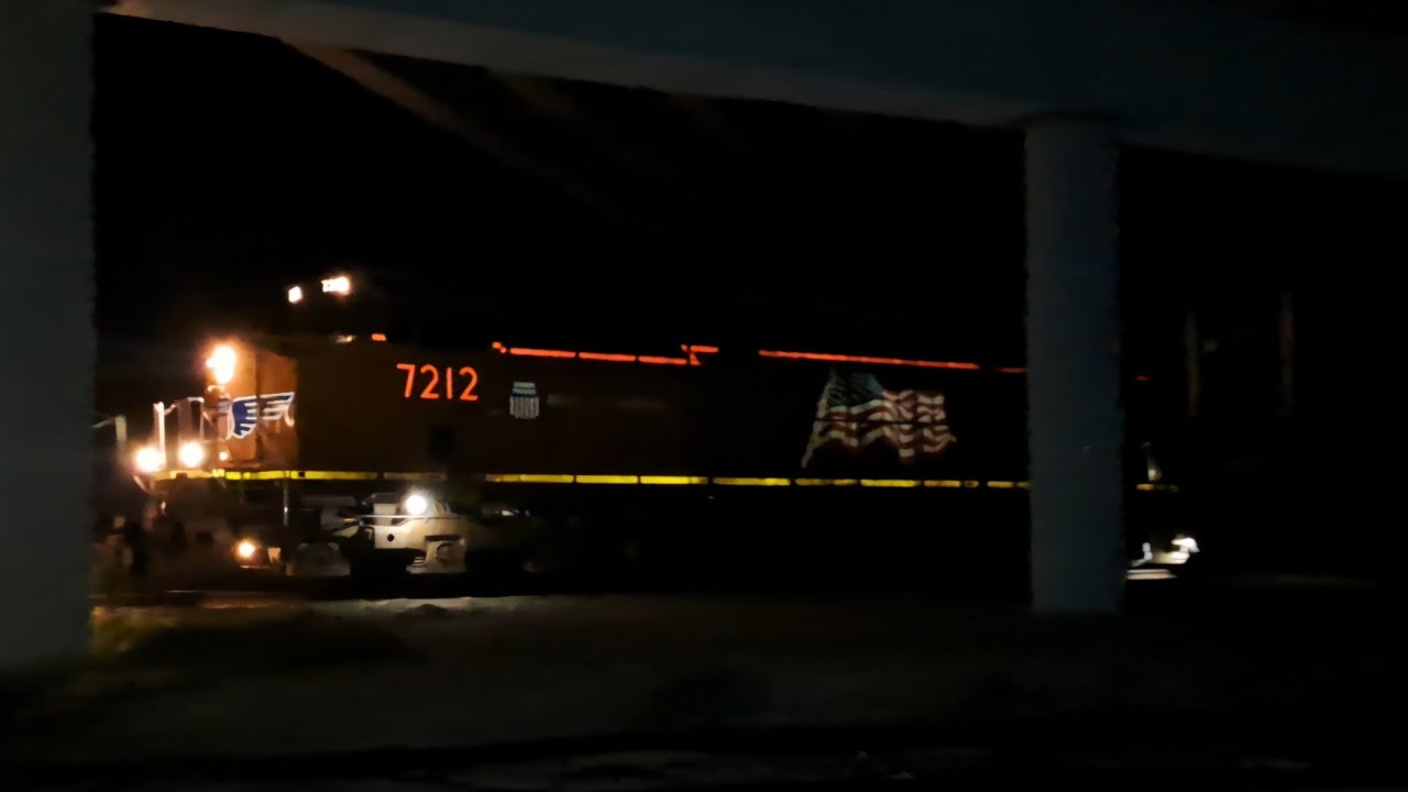 Night/RARE/ACM! UP #7212 leads a happy/slow WB UP I-SMEGX26 out of ...