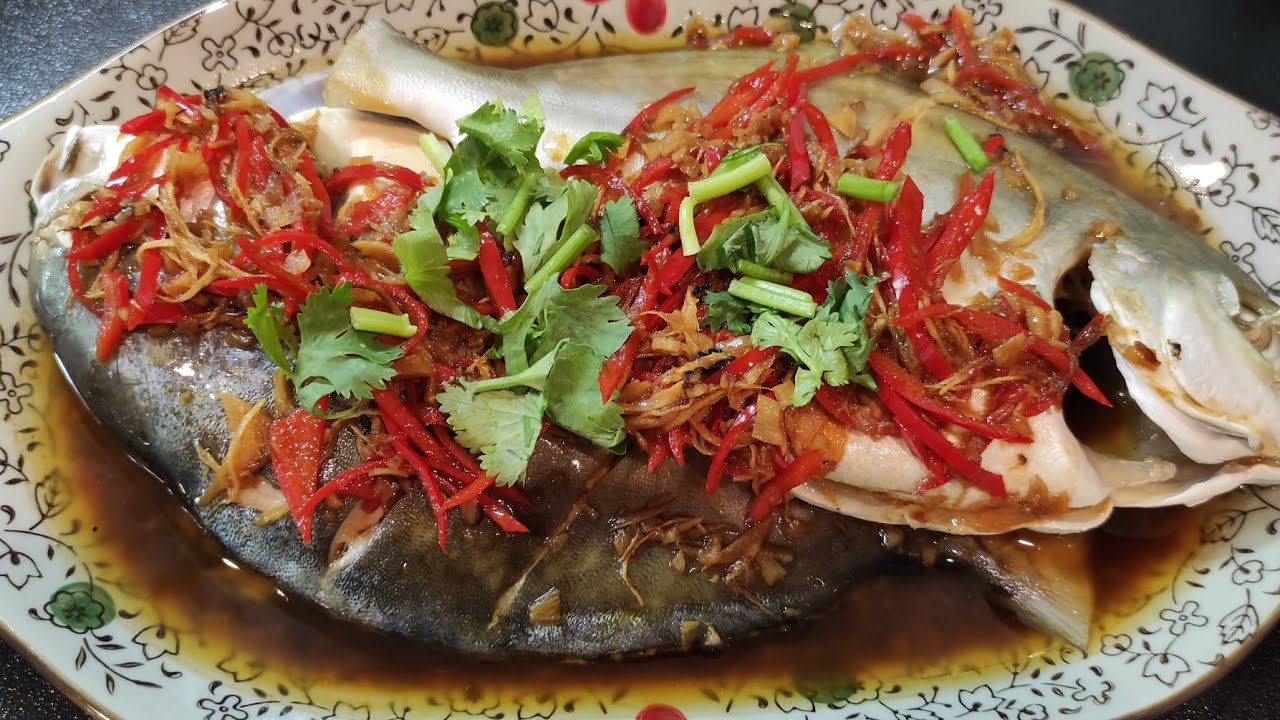 Nyonya Style Steam Pomfret Fish In 4K (娘惹蒸鲳鱼) Ikan Bawal Kukus Gaya ...