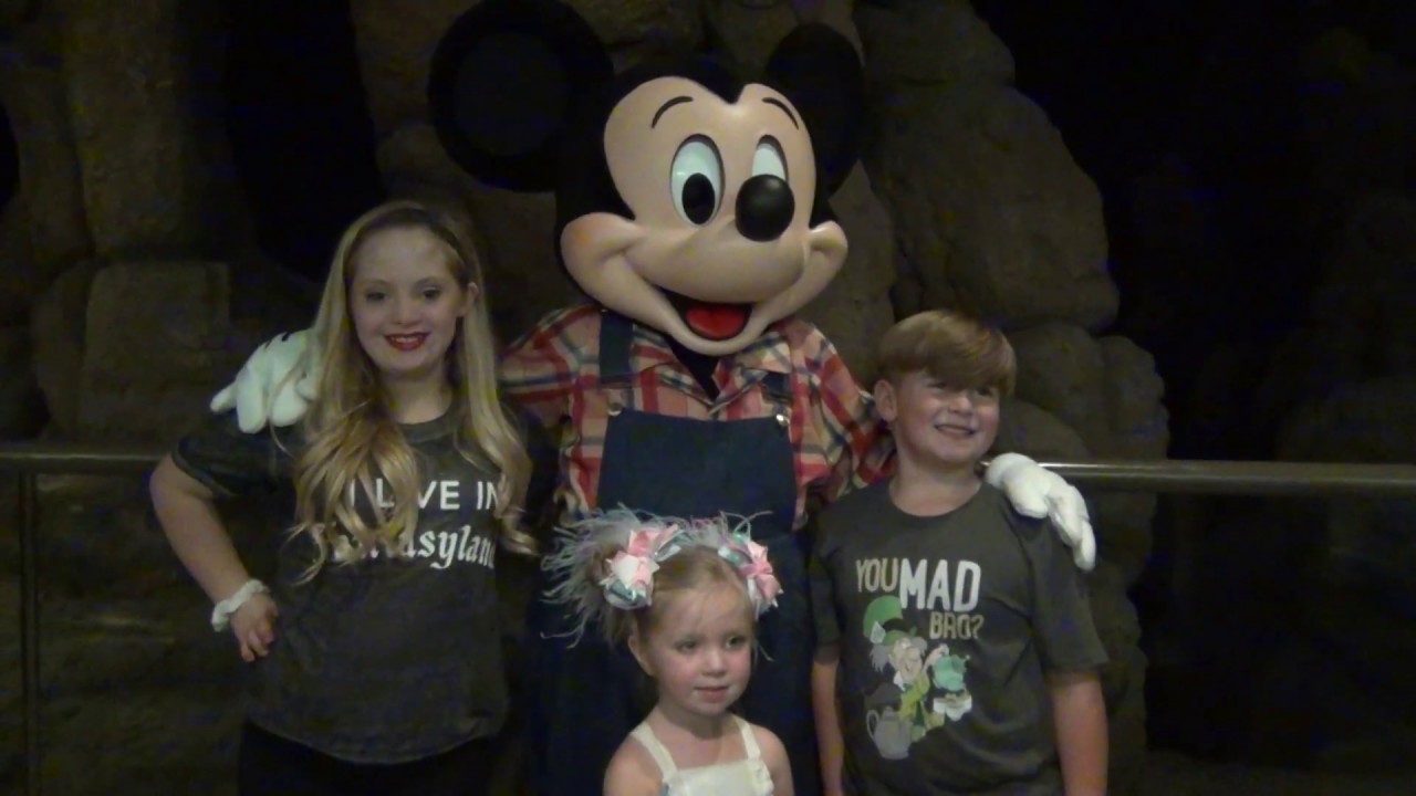 Mickey Mouse at the Garden Grill - YouTube