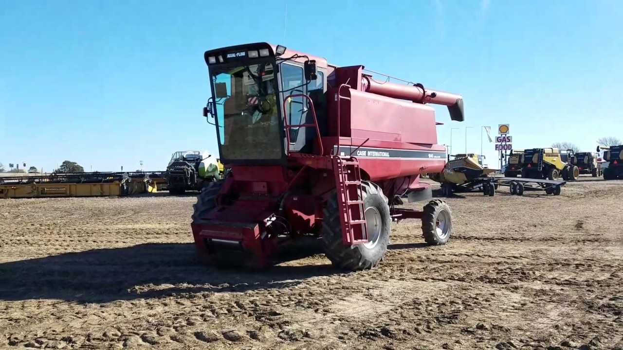 International 1640 axial flow combine - YouTube