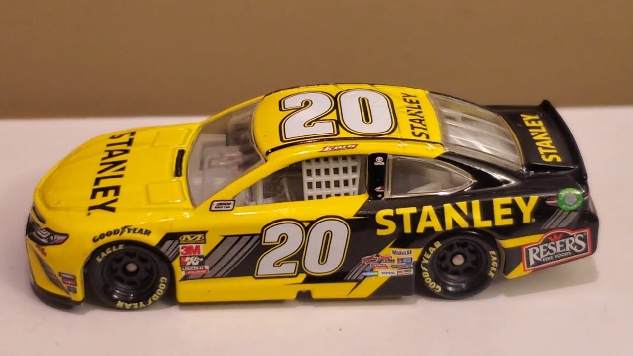 2019 Erik Jones Stanley Tools 1:64 (NASCAR Authentics Die-Cast Review ...