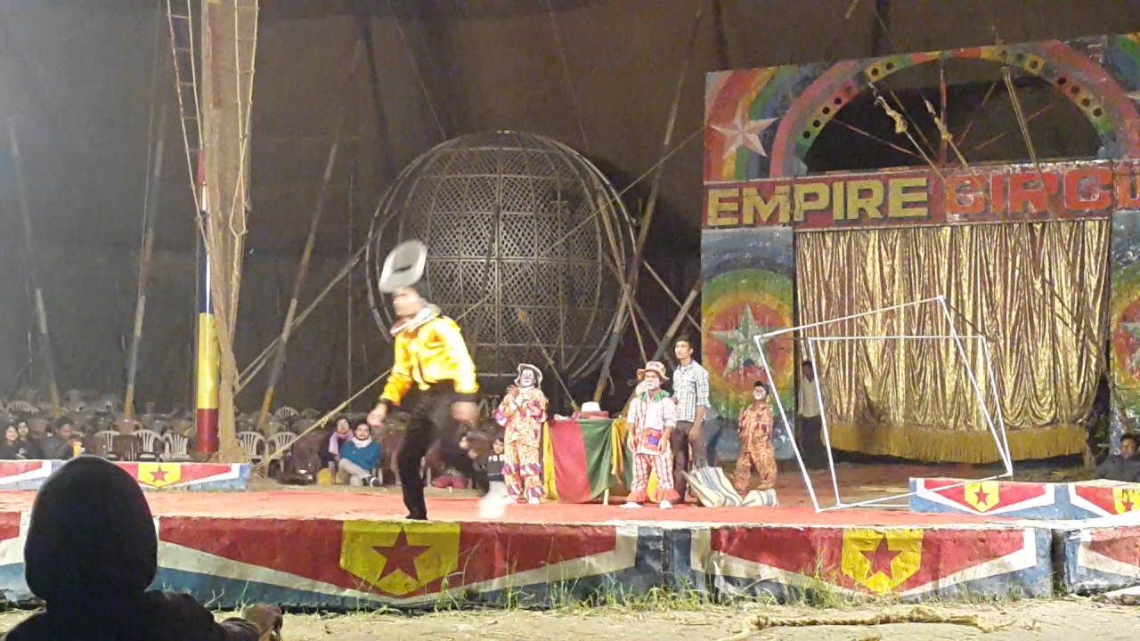 juggler ALI, IN EMPIRE CIRCUS - YouTube