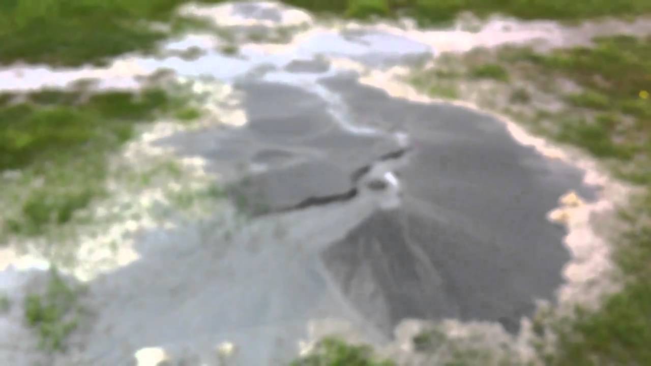 Christchurch Sand Volcanoes 22 February 2011 one of four.MOV - YouTube