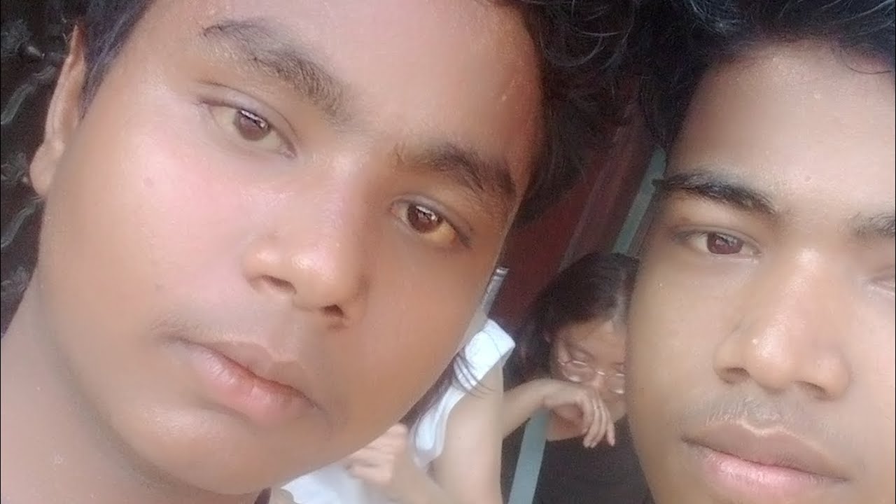 purani Delhi chitali cover ke paas me ham baaal katwane aaye hai bhai ...