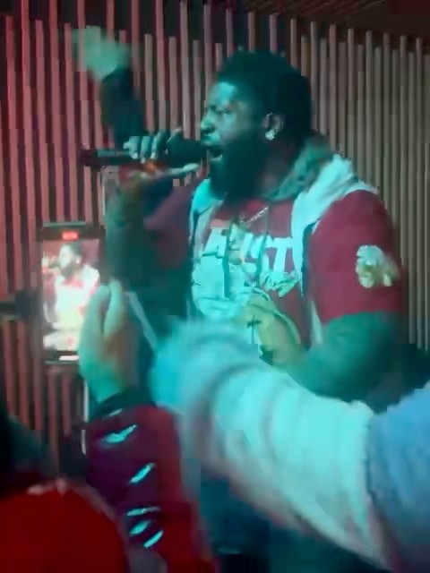 Opened up 4 A Pride Showcase @ The Artist Bloc!! - YouTube