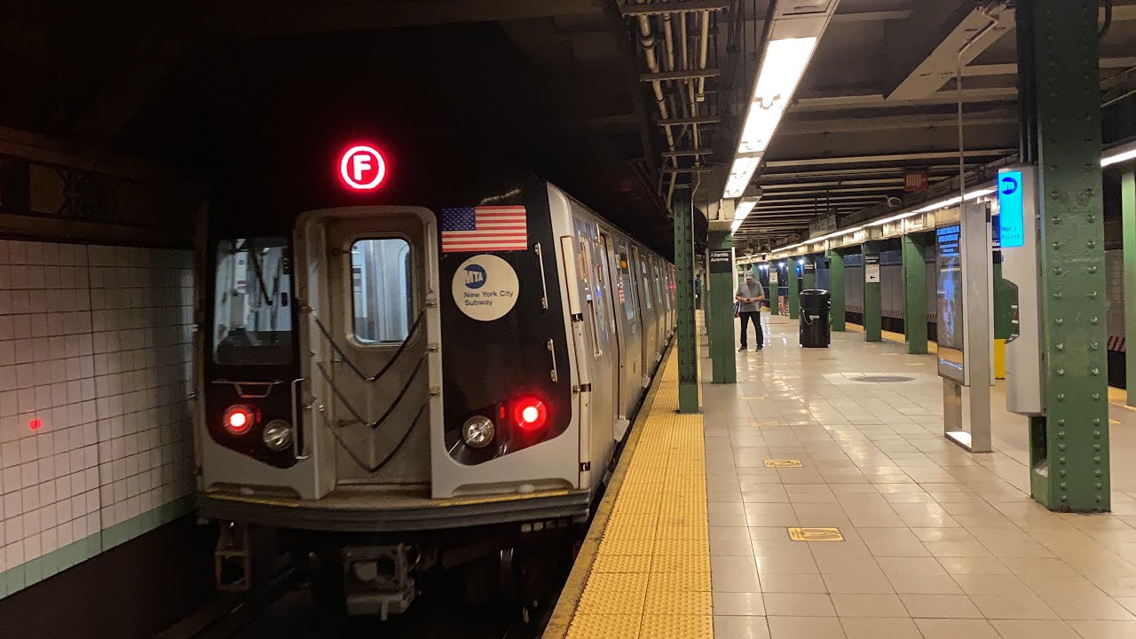 R160 (F) Train Via West End Arriving & Leaving @ Atlantic Avenue ...
