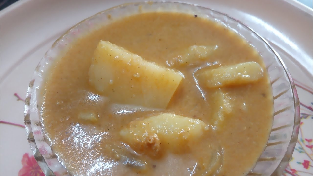 உருளைக்கிழங்கு குழம்பு / Urulai Kilangu kulambu/ Potato Kulambu Recipe ...