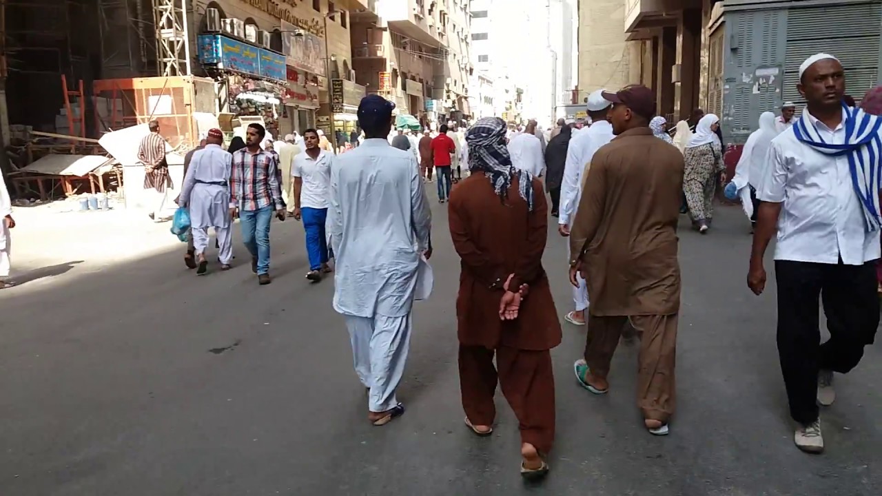 In the streets of Makkah going to Masjid Al-Haram. Umrah Trip 2016 ...
