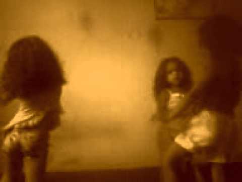Criancas dancando kuduro.3gp - YouTube