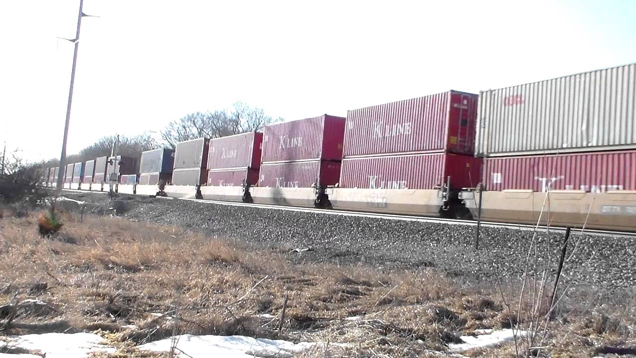 UP Stack/Rack train - YouTube