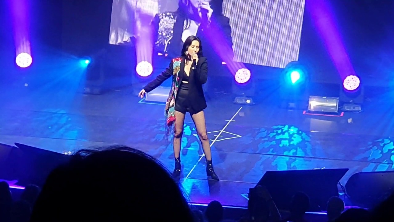 SUNMI concert Paris - I'm not in Love (10cc cover) - 2019.06.07 - YouTube