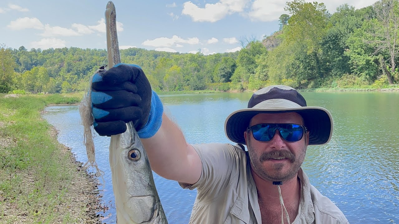 Hookless Gar Fishing - YouTube
