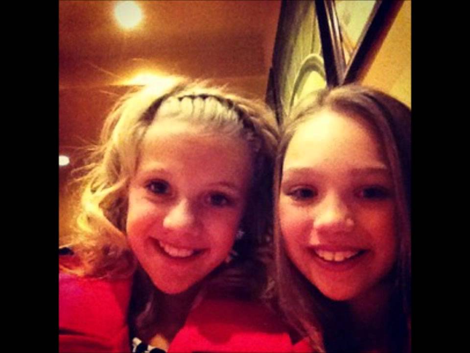 Paige, Maddie, Chloe - Best Friends - YouTube