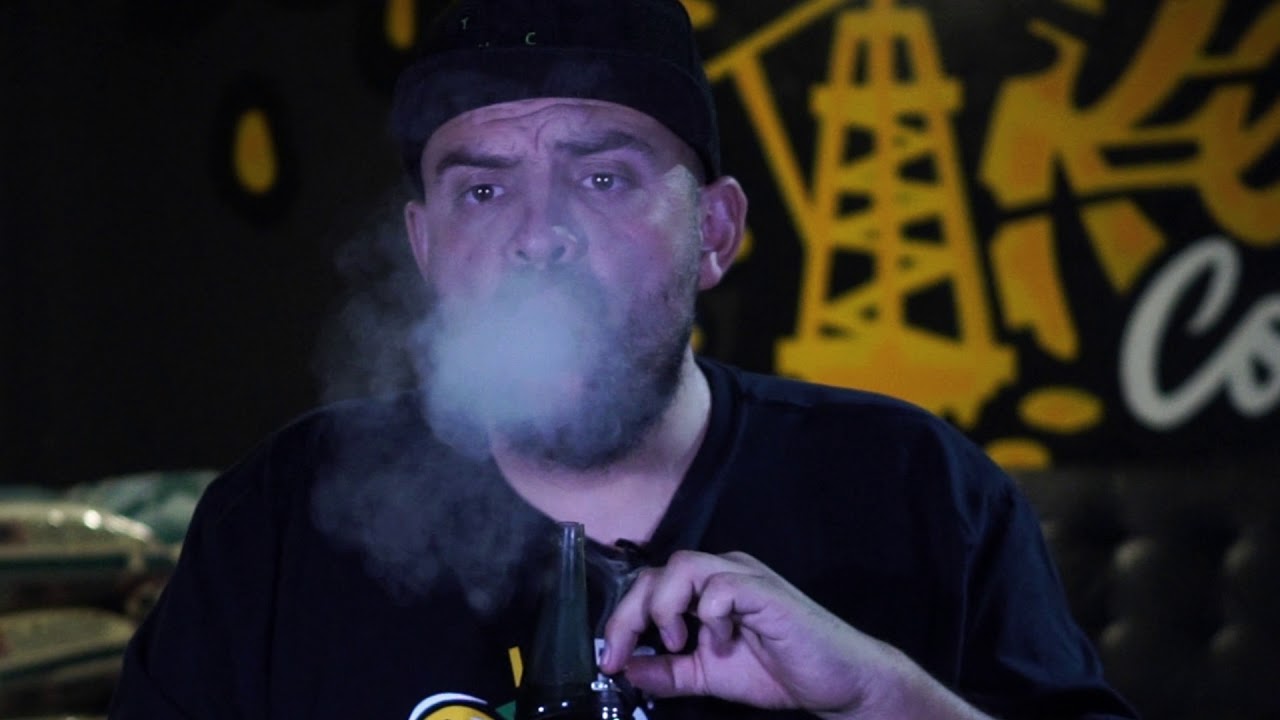 Fumando en Camara Lenta - YouTube