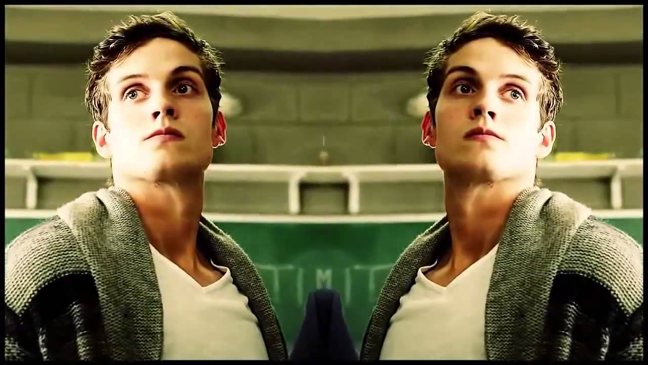 Isaac & Malia | No one's here to sleep - YouTube