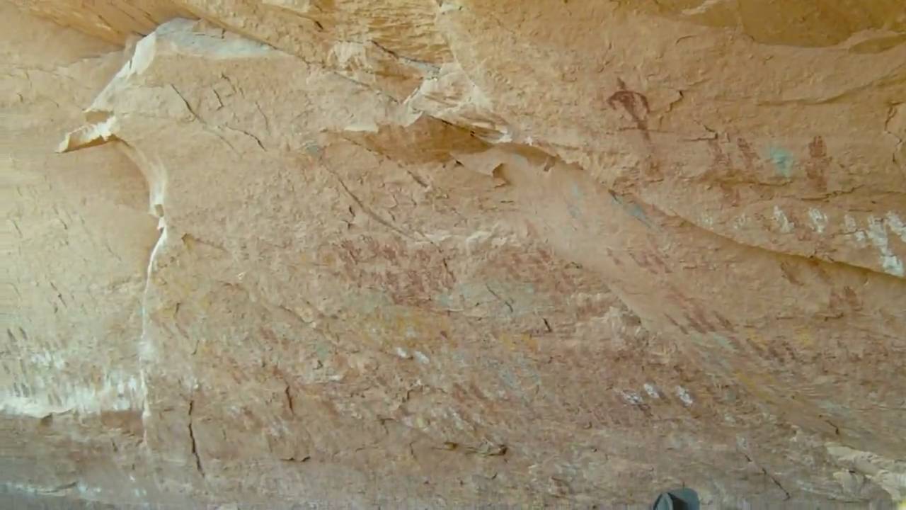 Video of pictographs in ancient Anasazi cliff dwelling - YouTube