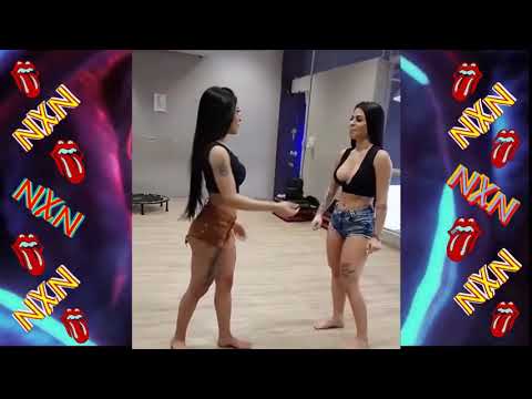 Irmãs gostosas dançando