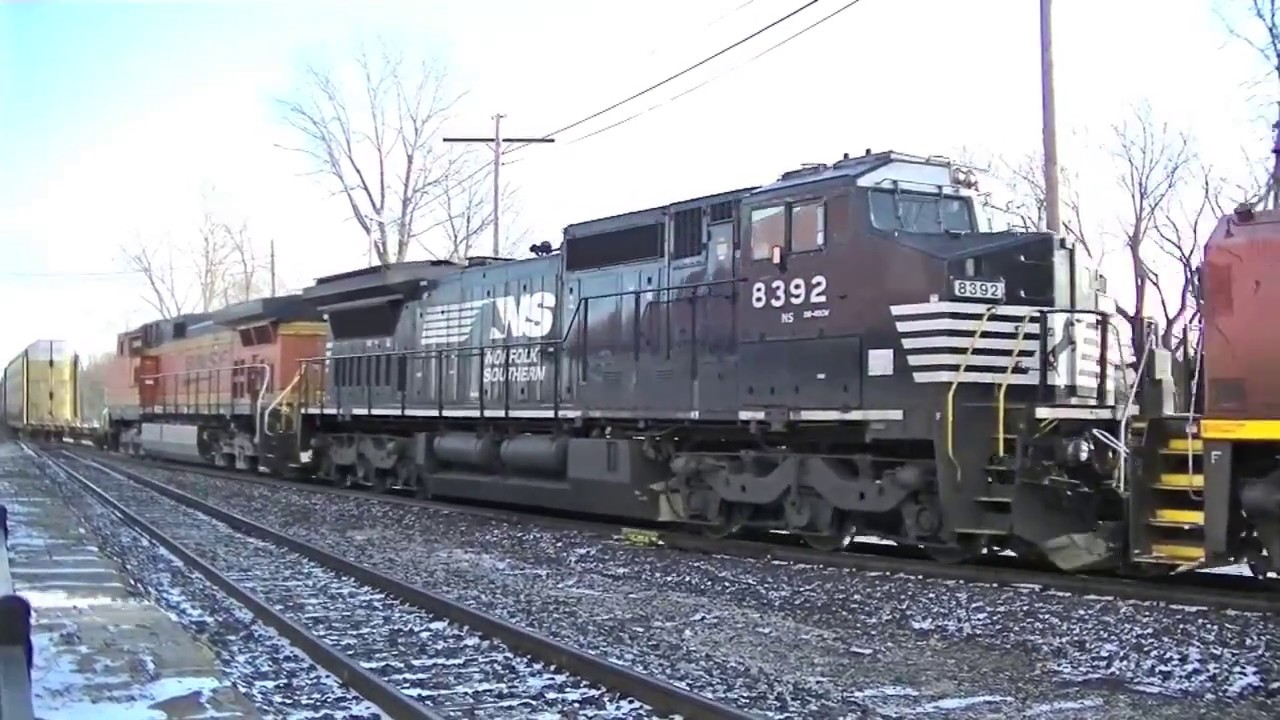 First train of 2017! CN A451 with cool power again! - YouTube