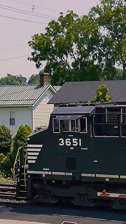 3651 Solo NS Locomotive - YouTube