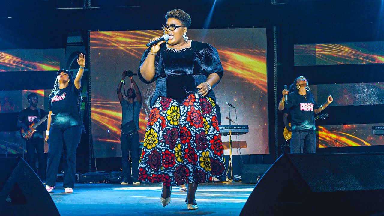 its praise and worship moment with Judikay best live performance of all ...
