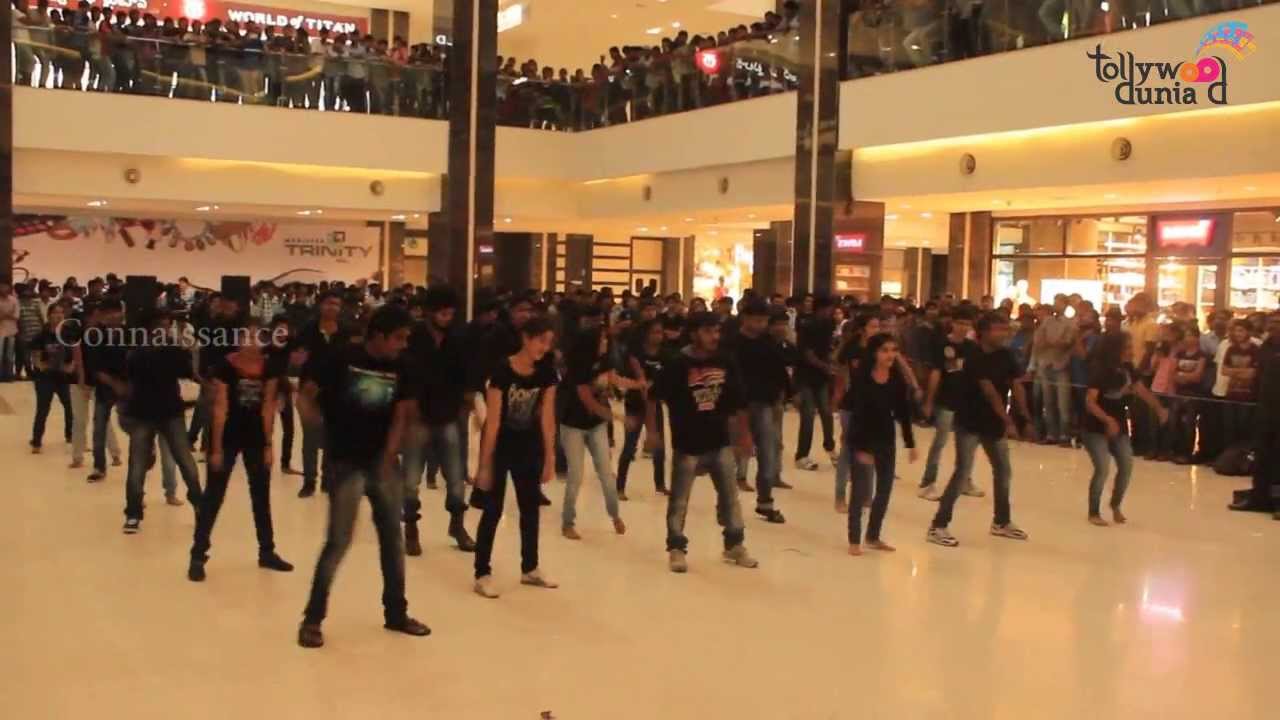 Connaissance 14 Flash Mob at Manjeera mall - YouTube