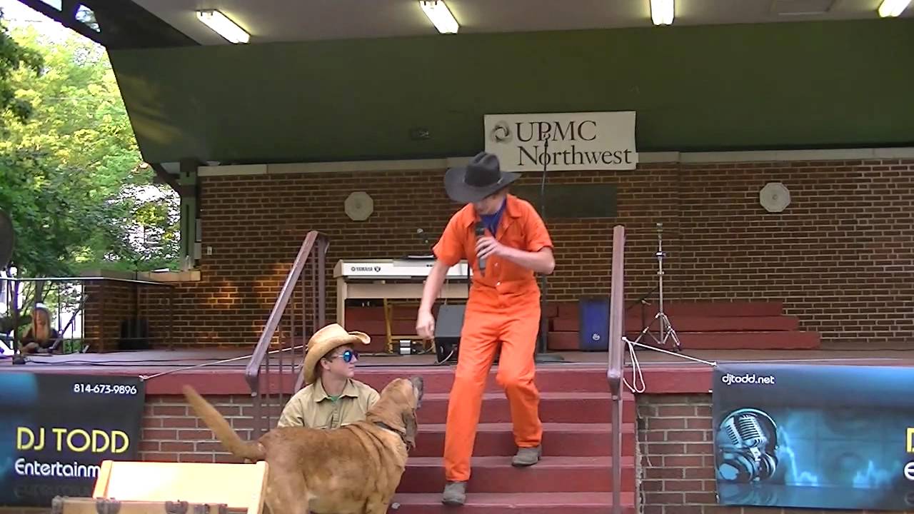 Hunter Cook performing Ol' Red by Blake Shelton at Taste of Talent ...