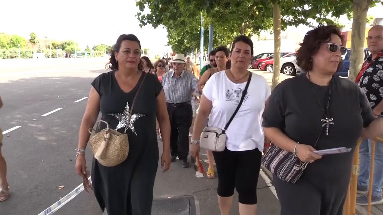 Supporters of PM and Sumar attend Spain rallies - YouTube