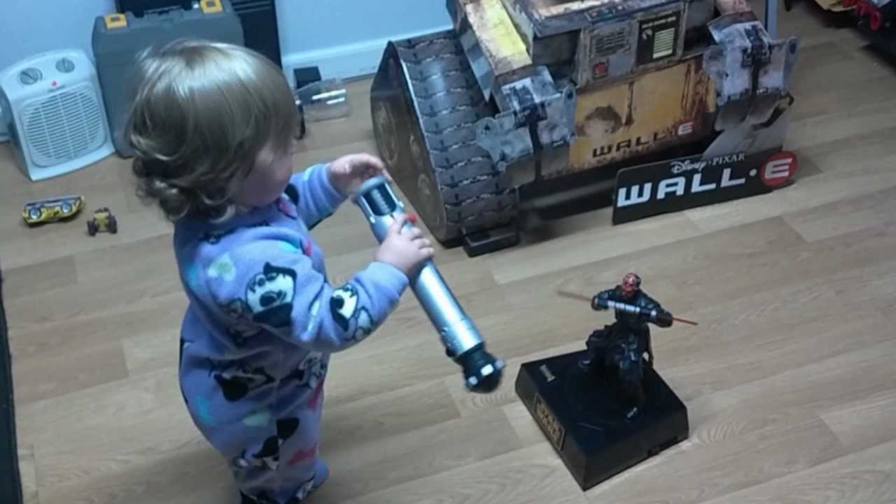 Cute Baby Vs. Darth Maul bank! Insanely hilarious. - YouTube