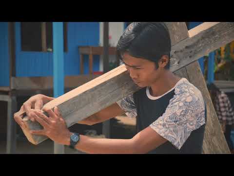 Jalan Salib di Pedalaman Kalimantan stasi Long Okeng Paroki Hati Kudus Segah