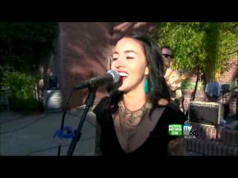 Rowdy Kate Has 'Good News' - YouTube