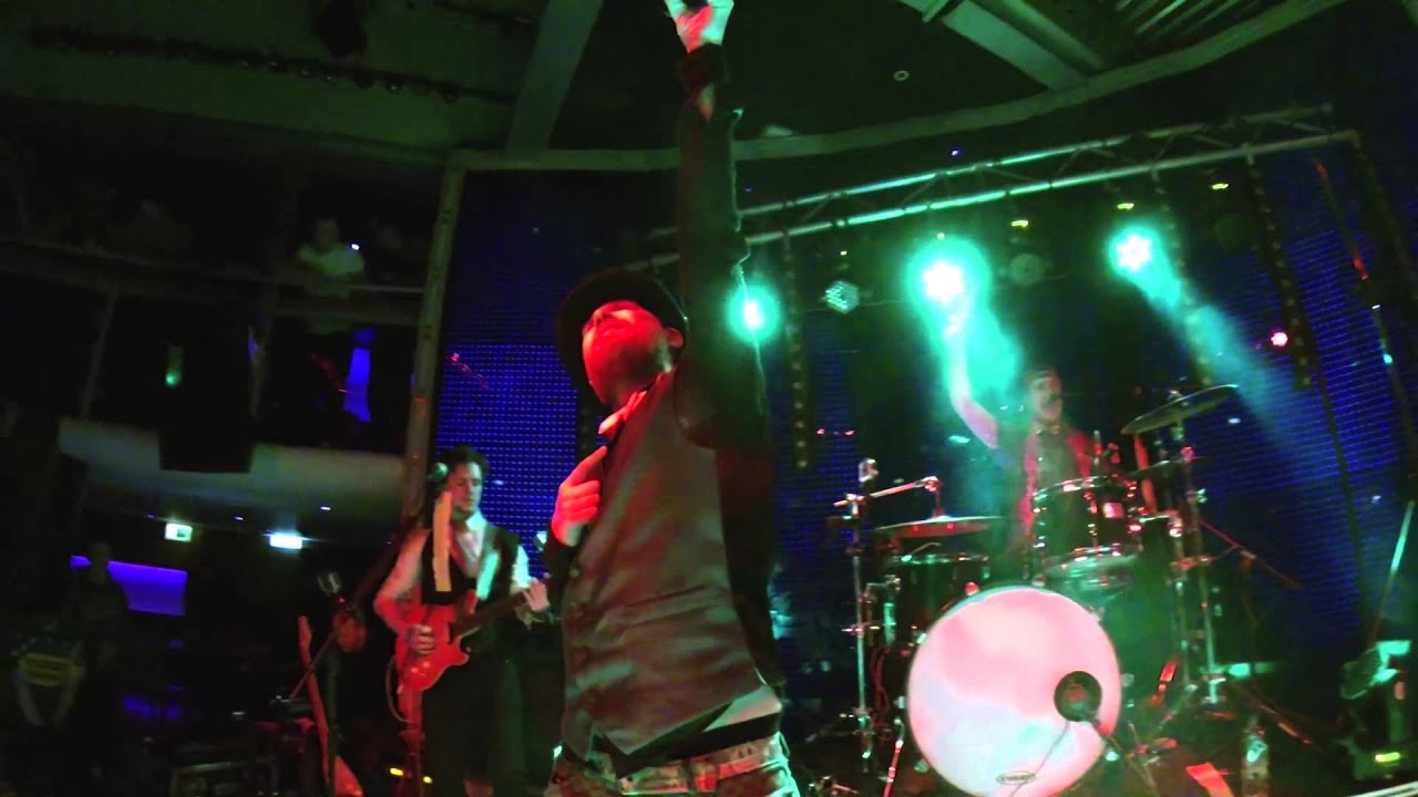 UV5 - Uptown Funk Live - YouTube