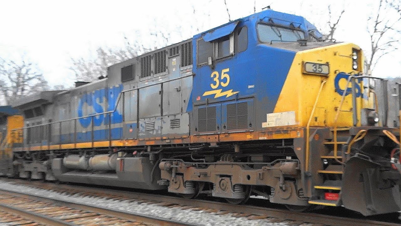 A Yellow Nose II and an EMD SD40-2 on CSX Trains - YouTube