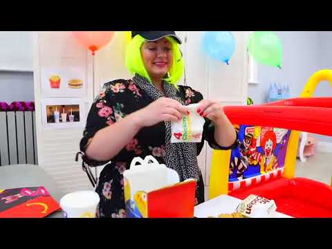 yt1s com Ruby Bonnie pretend play with happy meal drive thru food toys 480p - YouTube