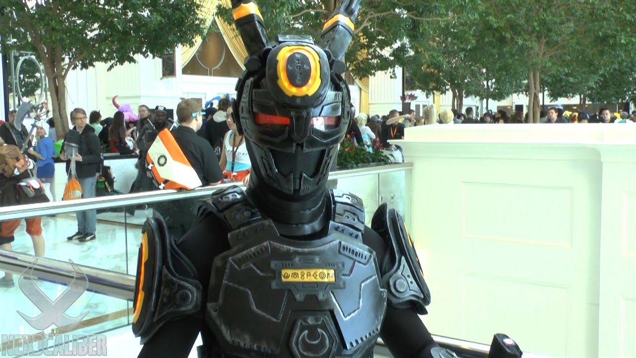 Mechanized UMBREON! Pokemon Cosplay at Katsucon 2015 - YouTube