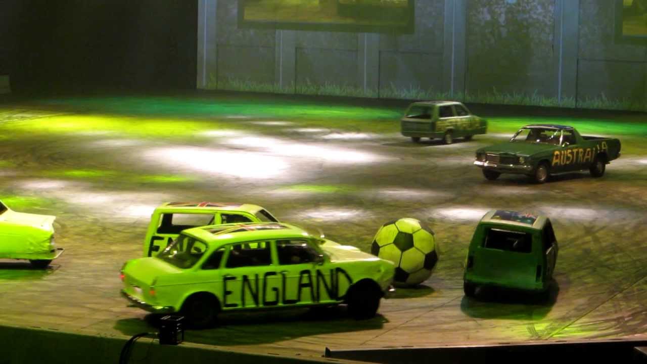 Top Gear Live - Car football - YouTube