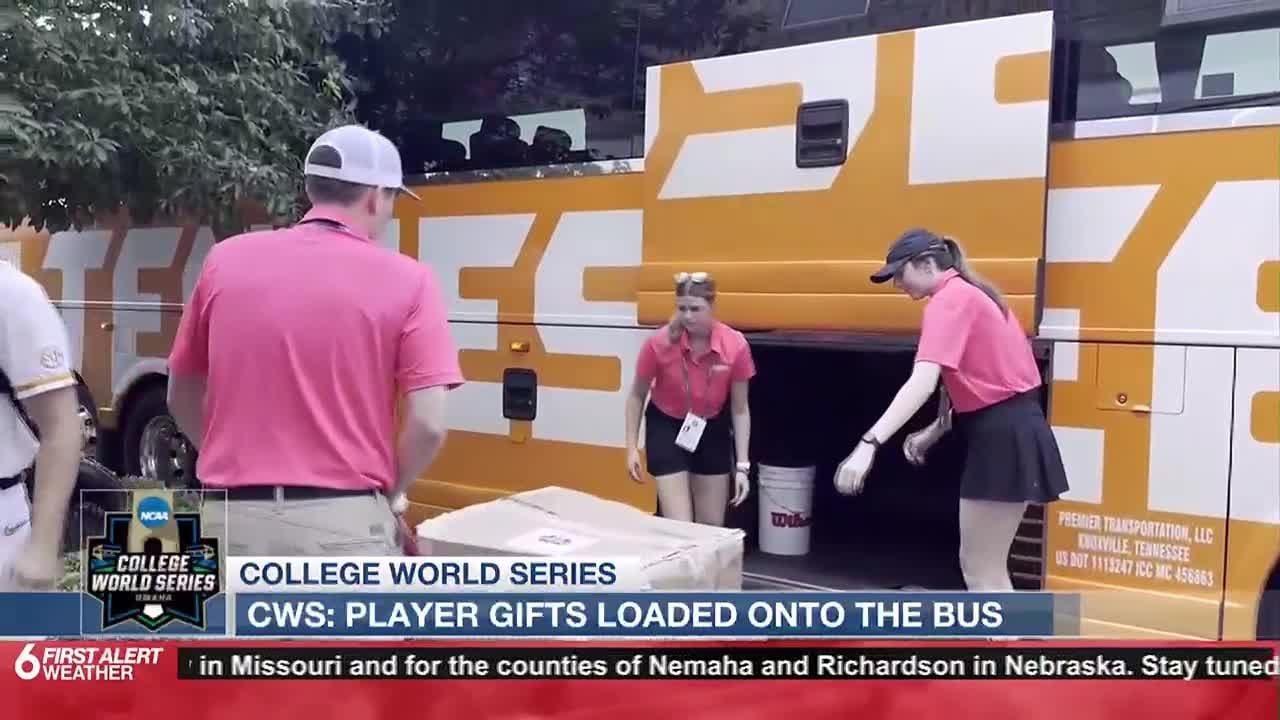 CWS 2024: Players, fans arrive as festivities get underway - YouTube
