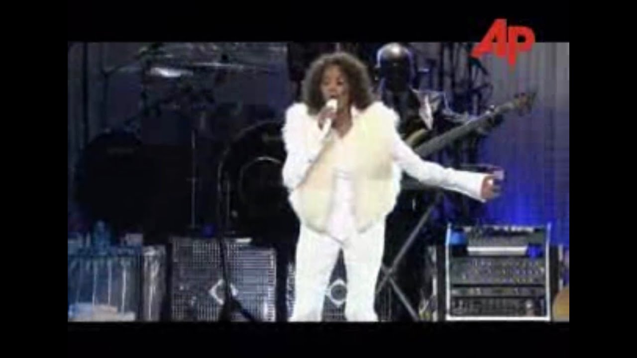 Whitney Houston Live Rare Pro Shot Snippets in Birmingham, UK 2010 (MDB ...