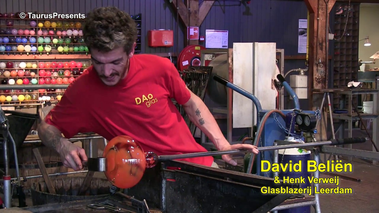 David Belien & Henk Verweij - Glasblazerij Leerdam - YouTube