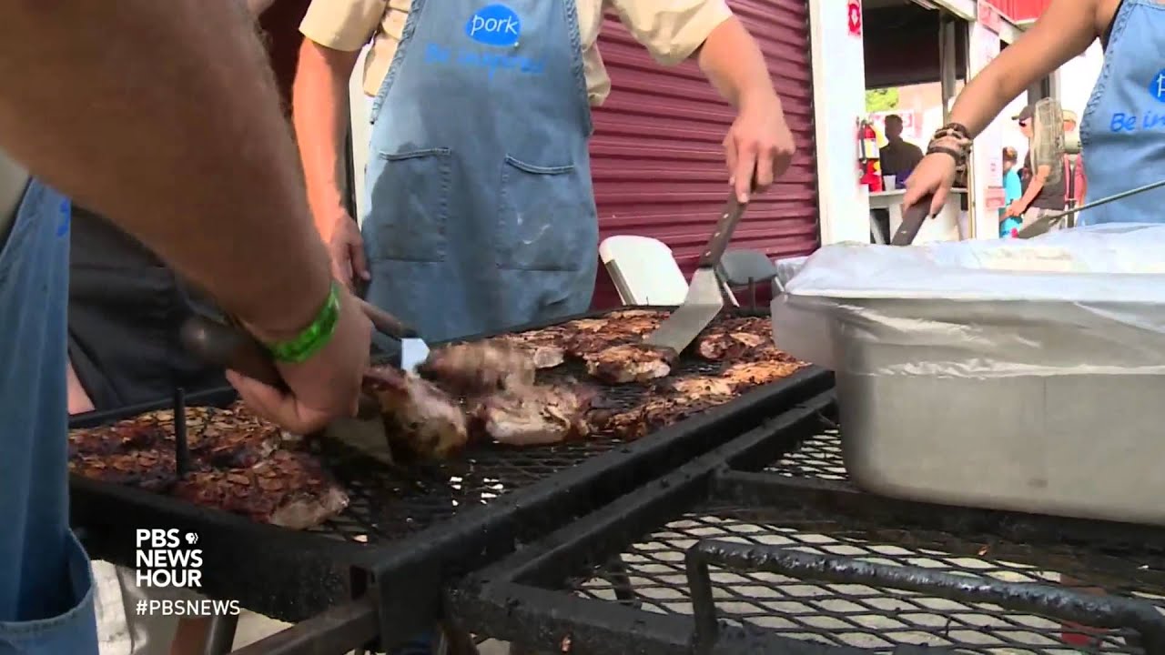 Pork chops more popular than politics at the Iowa State Fair - YouTube