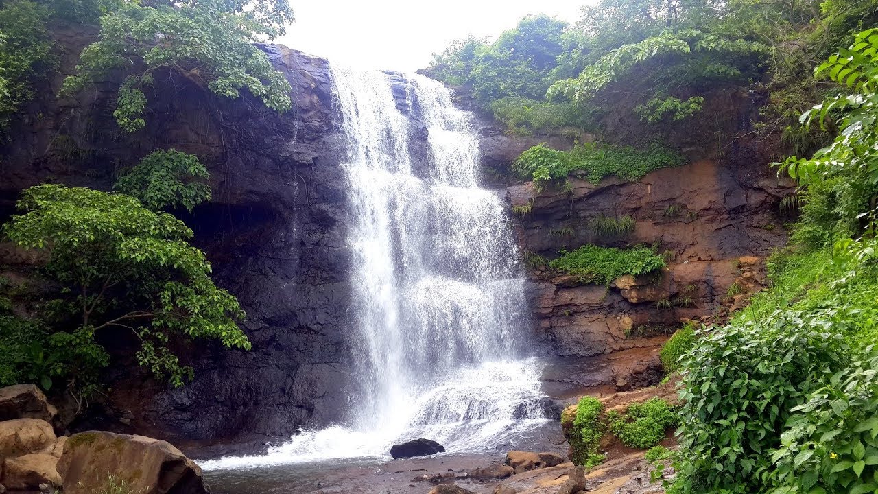 Bekare waterfalls(120feet high!!): Visit on weekdays to have the whole ...