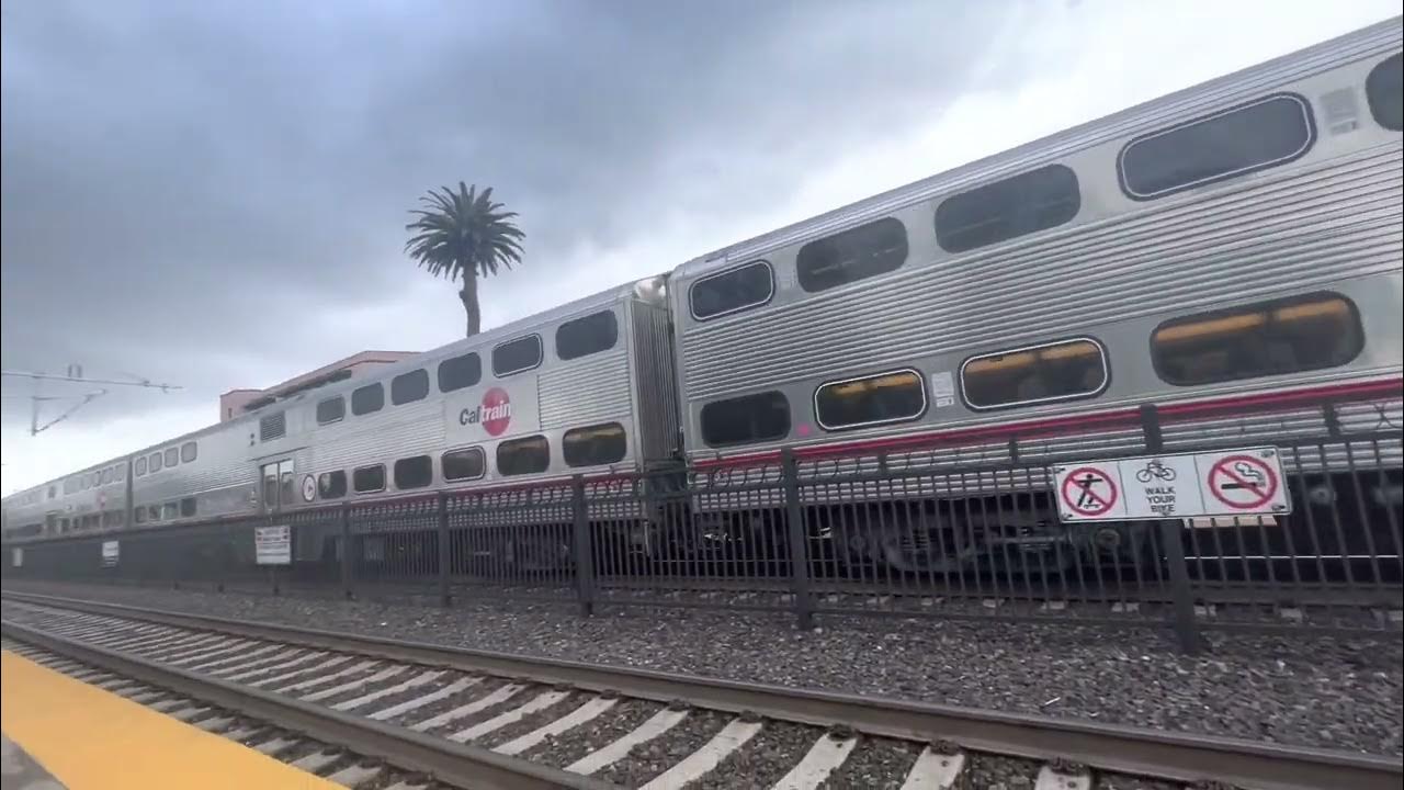 Caltrain 114 at Burlingame - YouTube