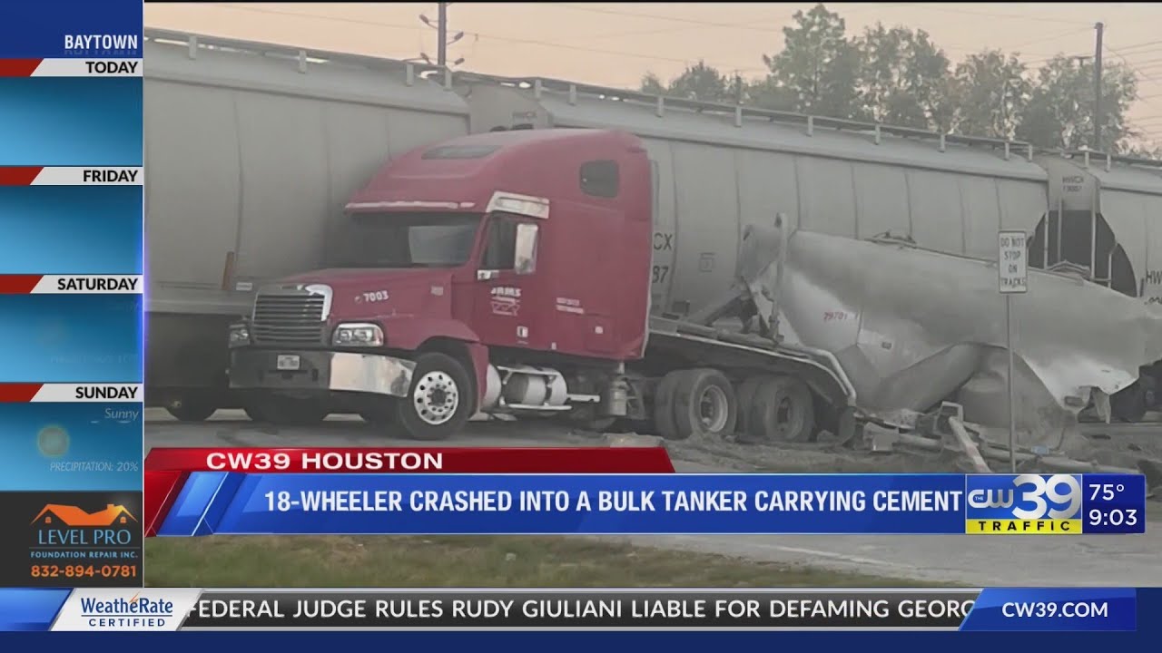 Train Crashes into 18-Wheeler - YouTube