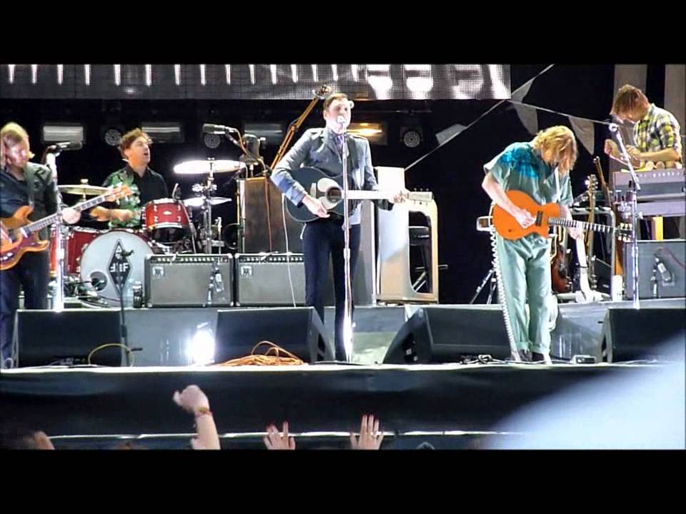 Arcade Fire - Intervention @ Arras Main Square Festival 2011 - YouTube