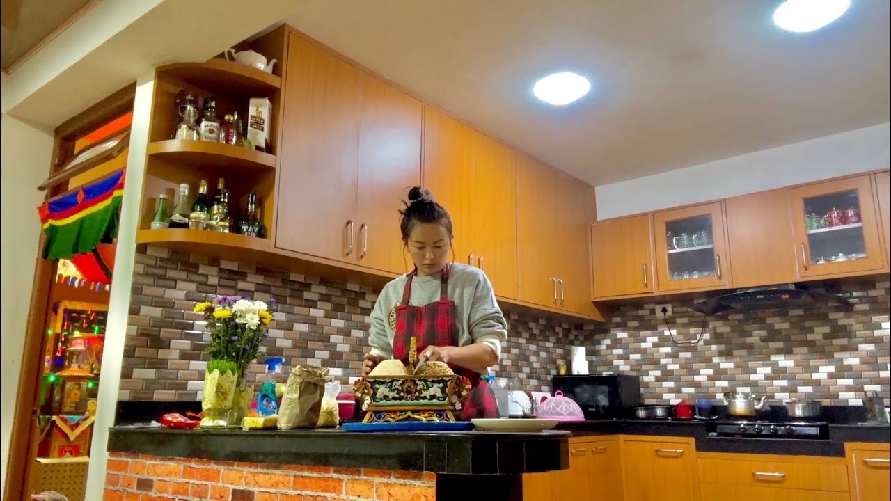 How we decorated our “Choshom “ (altar) for Losar💝😊🙆‍♀️🫰🏻 - YouTube