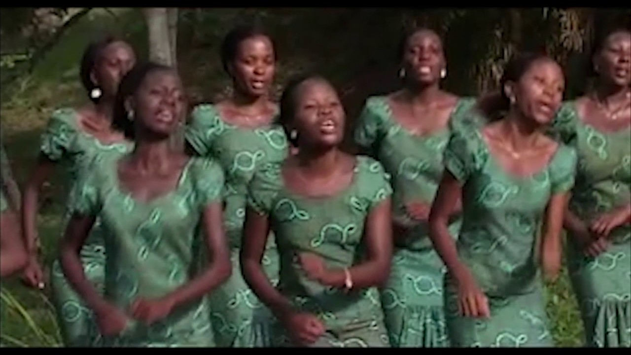 Uscf choir mlimani ~NIMEKUKIMBILIA - YouTube