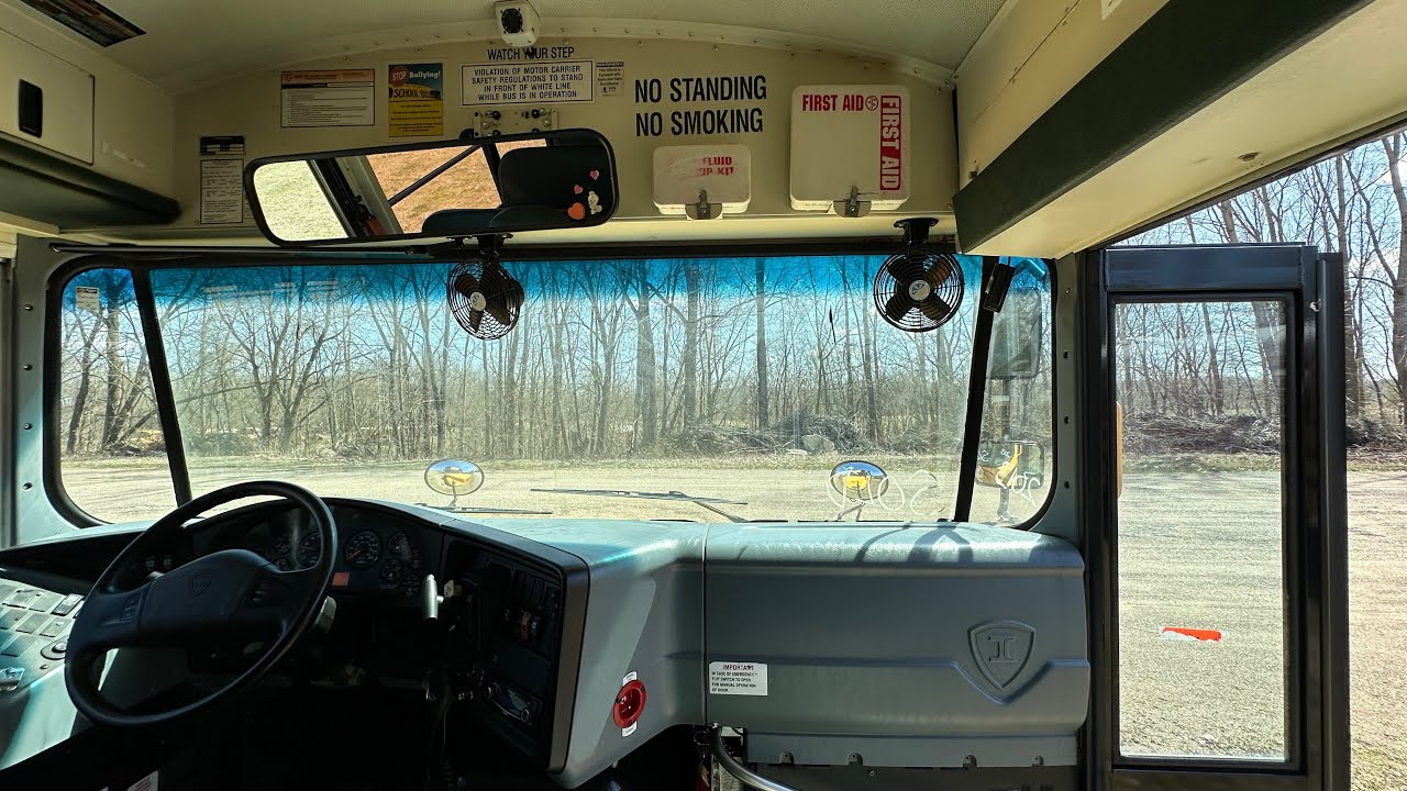 Ex-Washington County Schools 472 - 2013 IC CE-300 (startup and interior ...