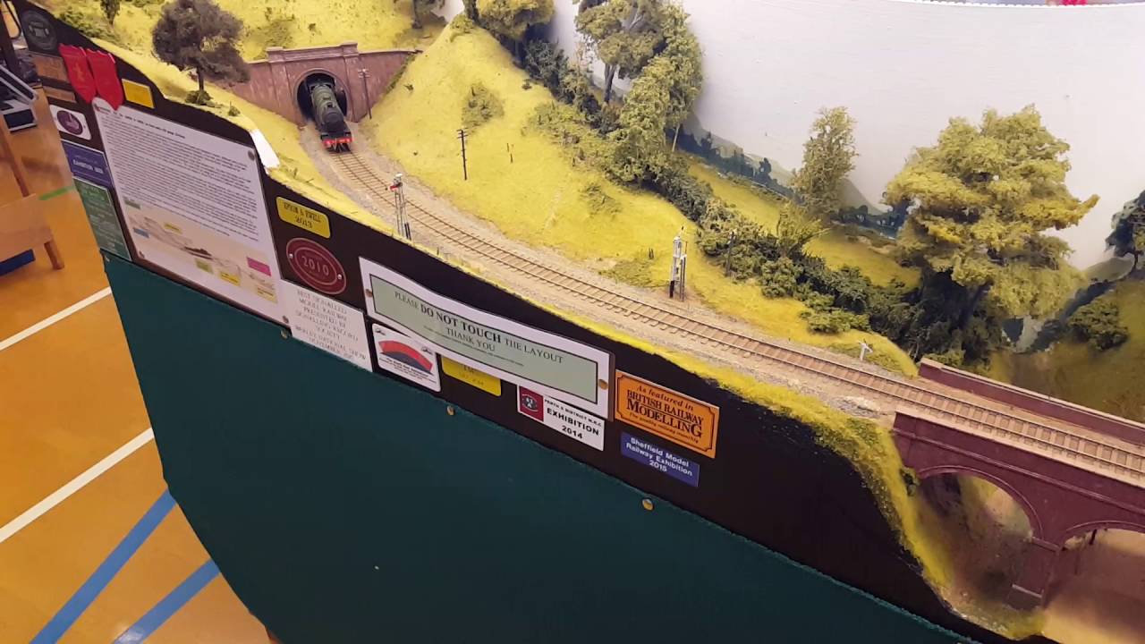 Midhurst Model Railway - YouTube